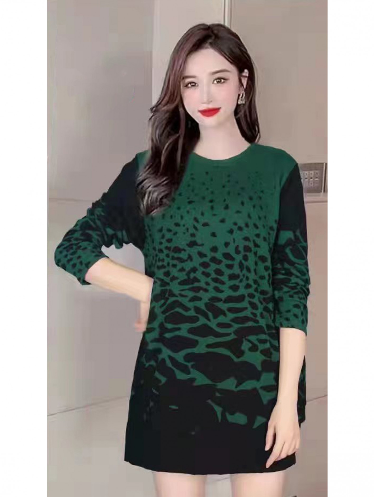 Ladies Abstract Printed Knit Fashion Top