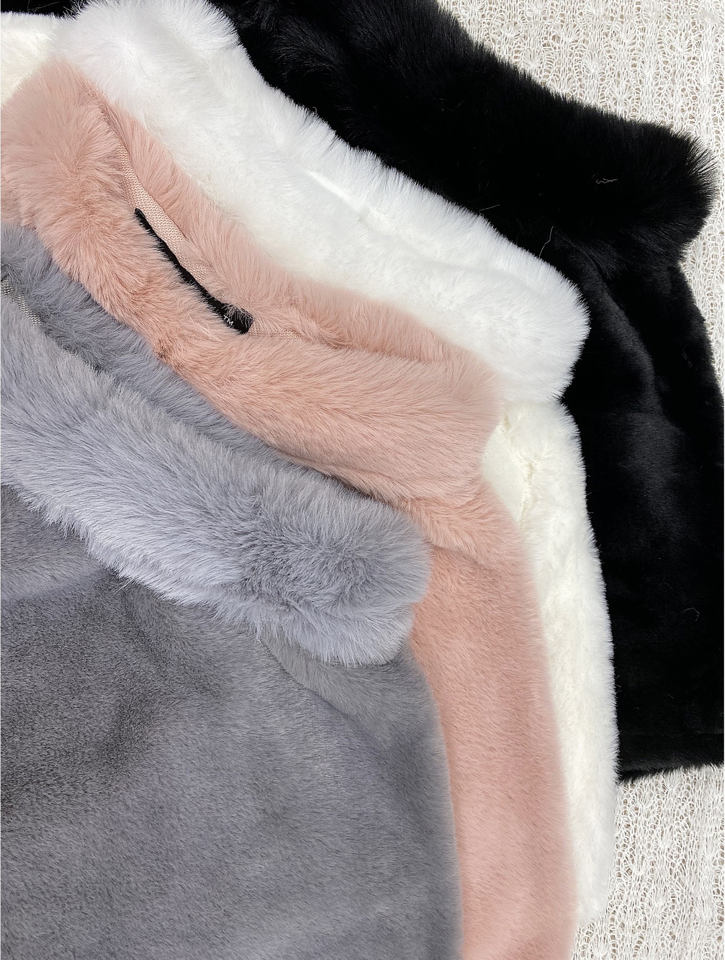 Kids Plush Poncho w/ Faux Fur Neckline (3-6 Years)