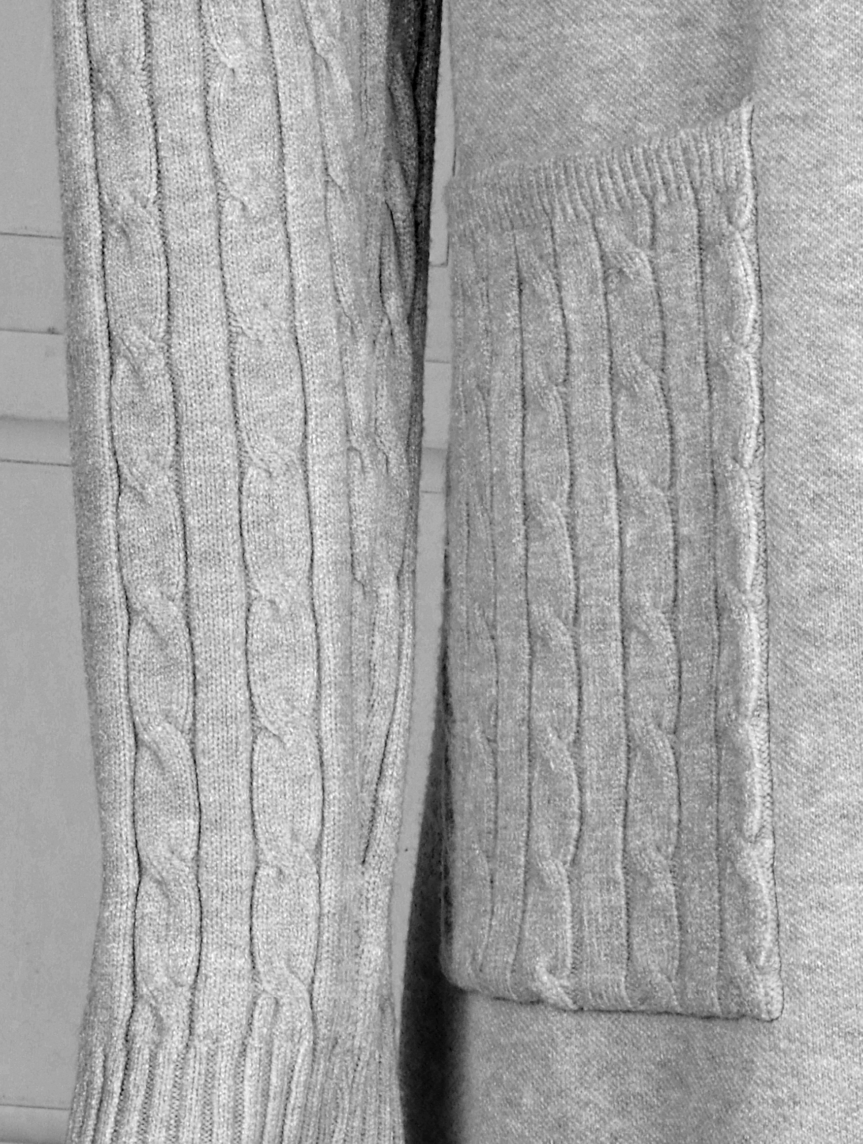 Stretchy Cable Knitted Cardigan W/ Pockets