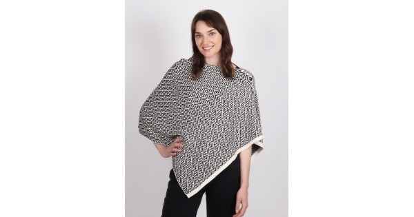 Diamond pattern button shawl