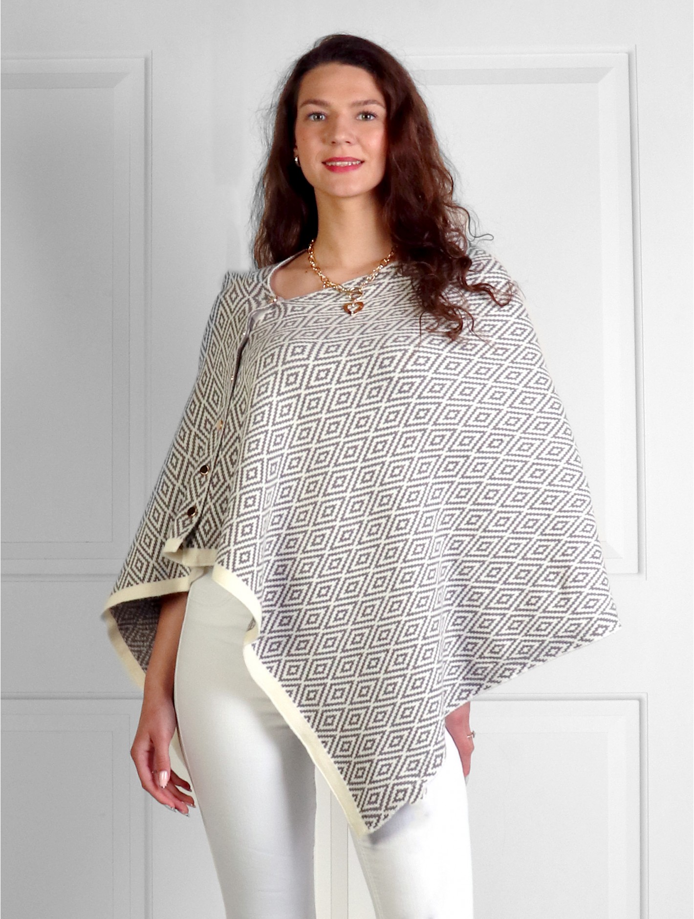Diamond pattern button shawl