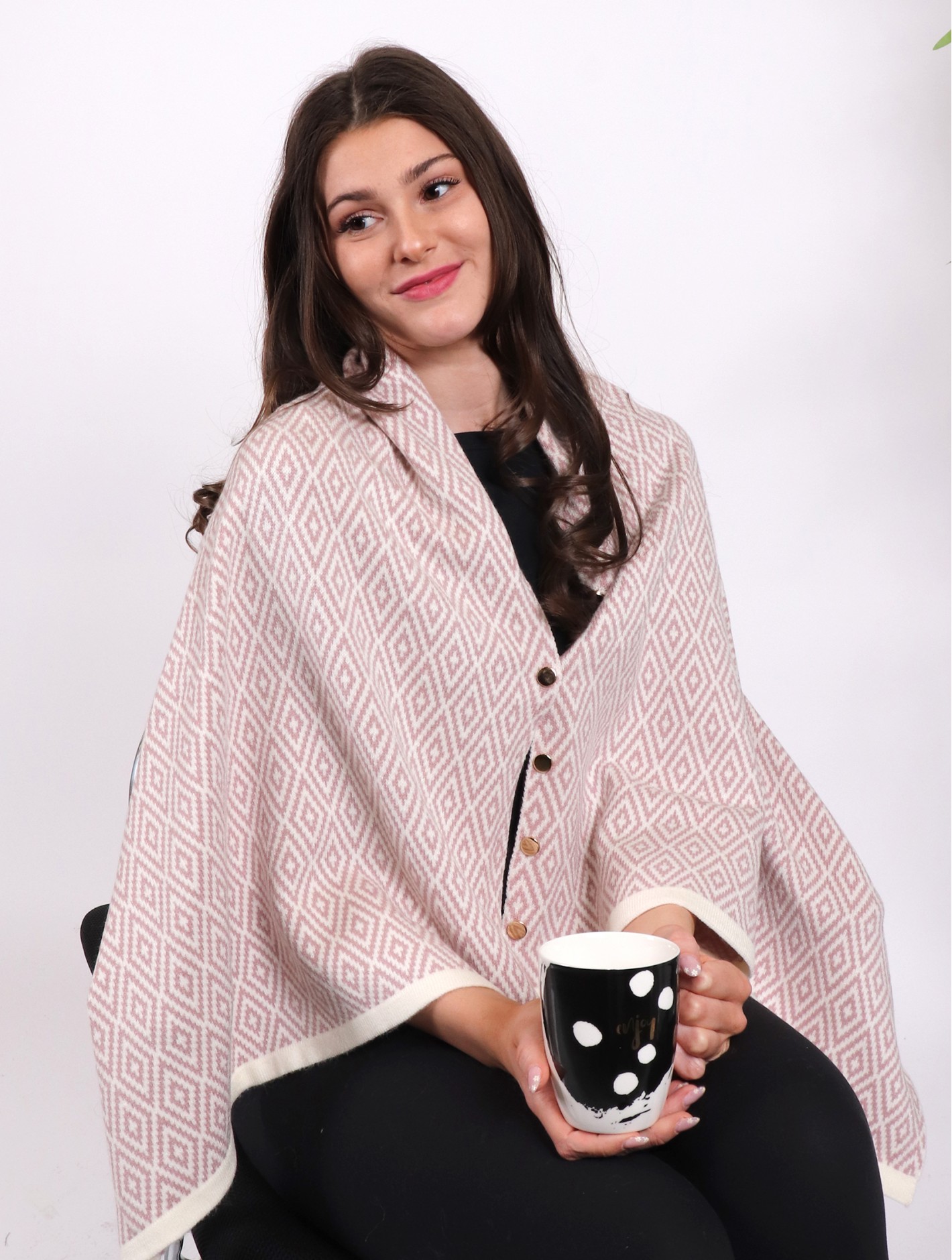 Diamond pattern button shawl