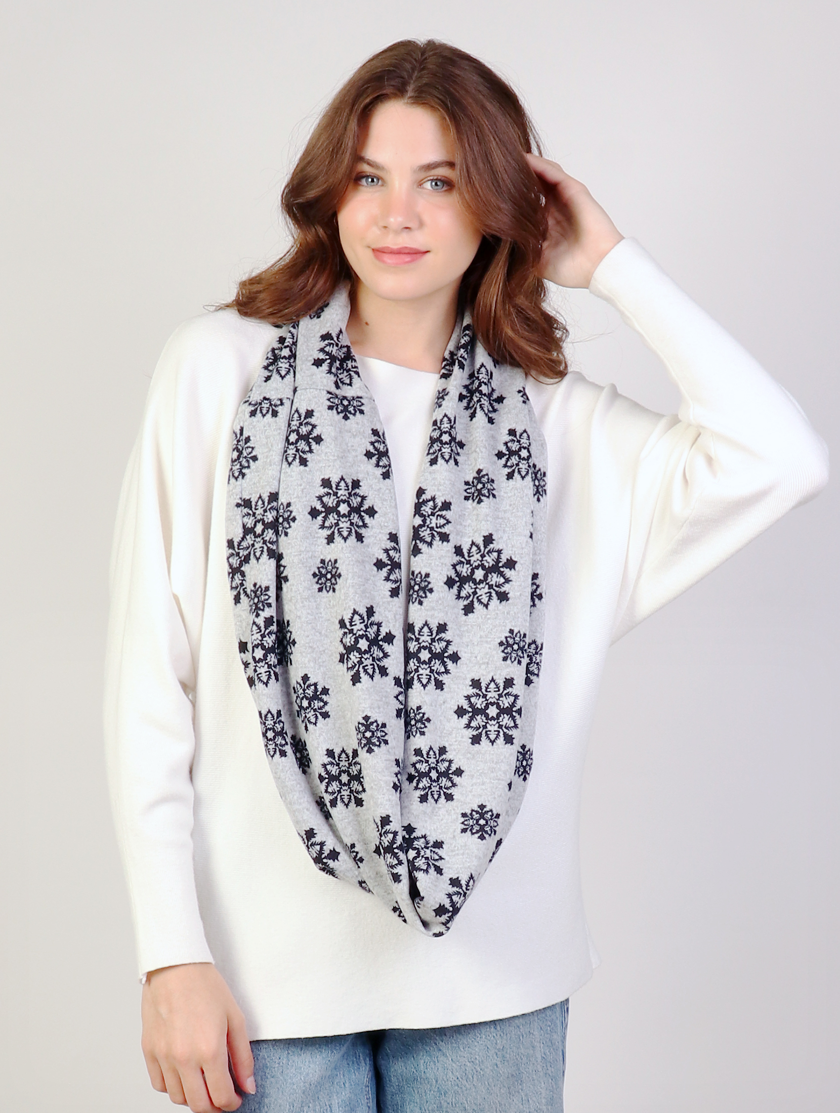 SNOW PRINT LOOP SCARF