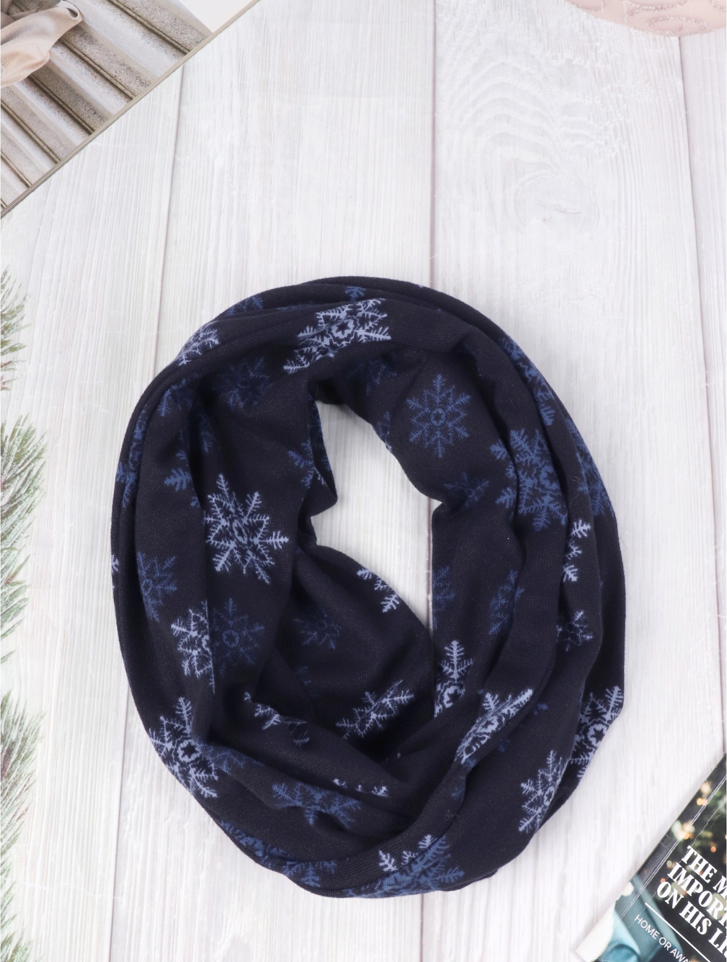 SNOW PRINT LOOP SCARF